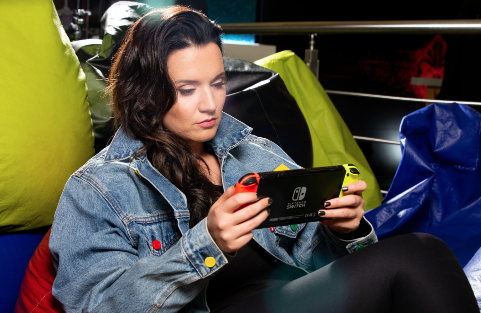 How to give your Nintendo Switch a unique face lift - Tech Girl
